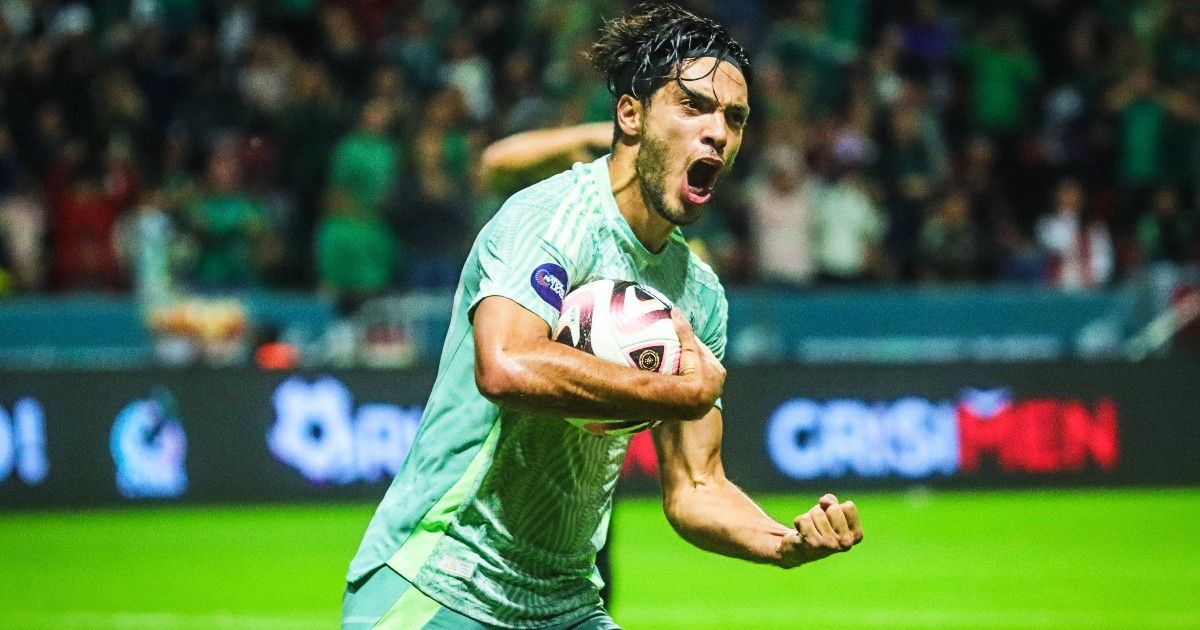 Peláez apuesta por Raúl Jiménez como ‘9’ titular del Tri para 2025