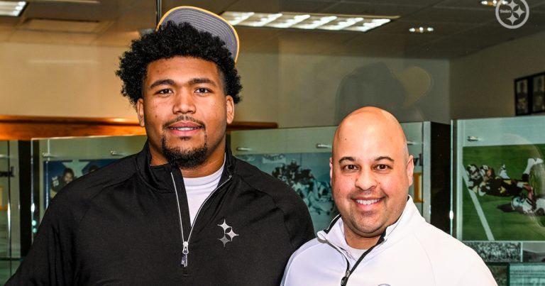 Derrick Harmon sufrió la muerte de su madre tras ser seleccionado por ...