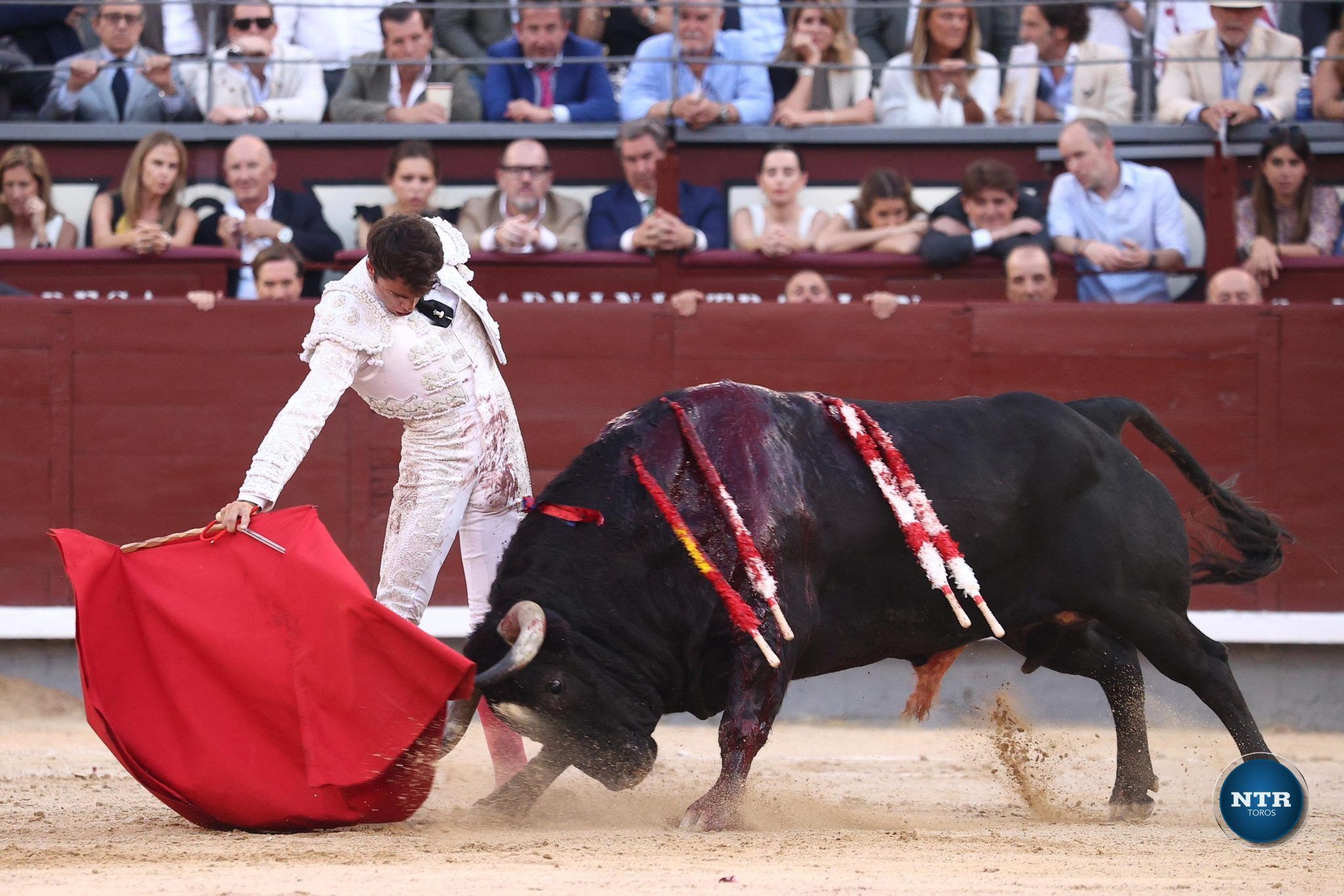 Roca Rey y Rafa Serna brillan en Las Ventas pese a una tarde sin bravura