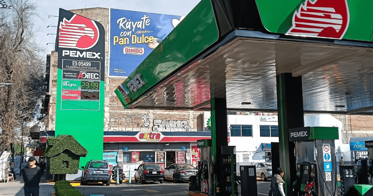 Litro de gasolina regular sigue costando menos de 24 pesos en todo México: Profeco