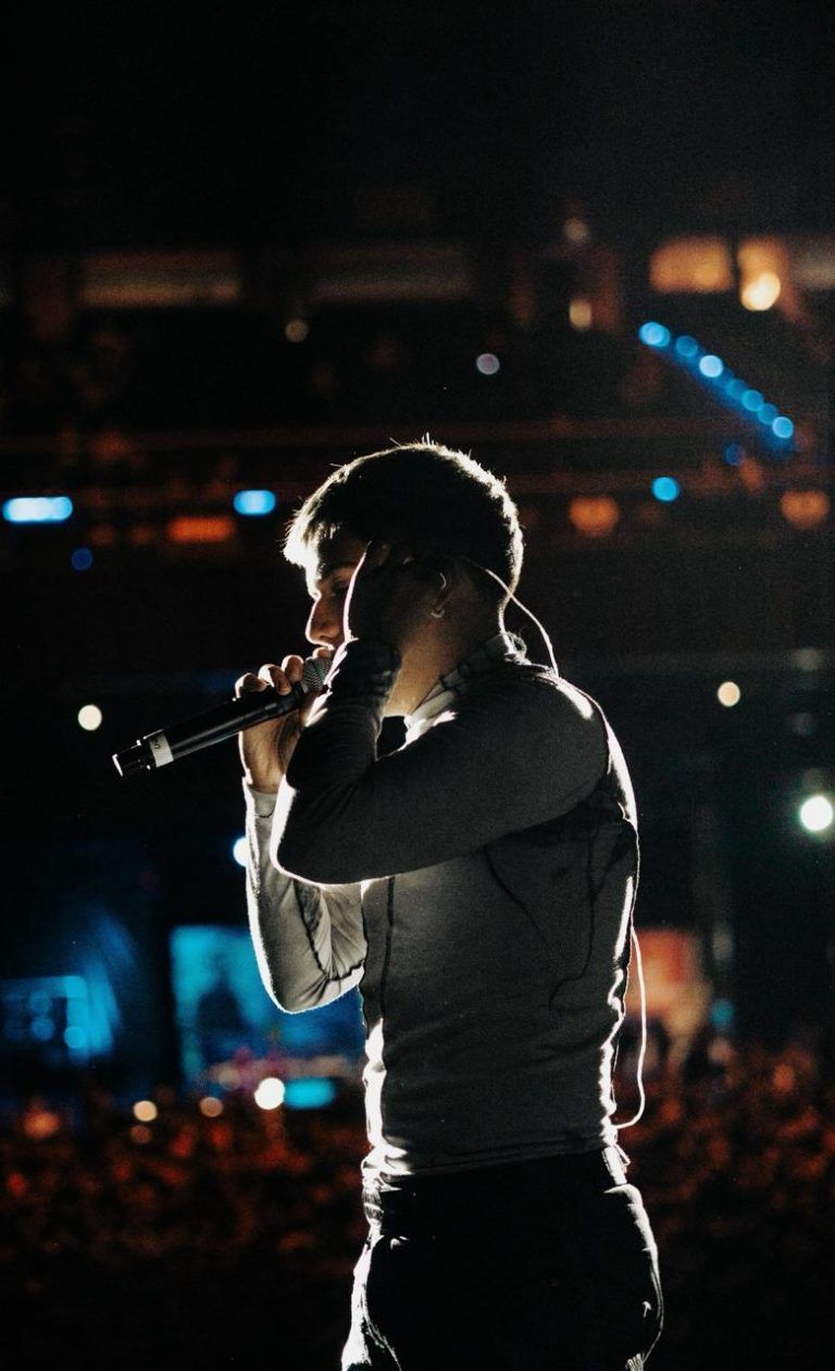 E-LHOY “prende” el Pepsi Center: el talento mexicano que robó la noche en el GOTTIATOUR