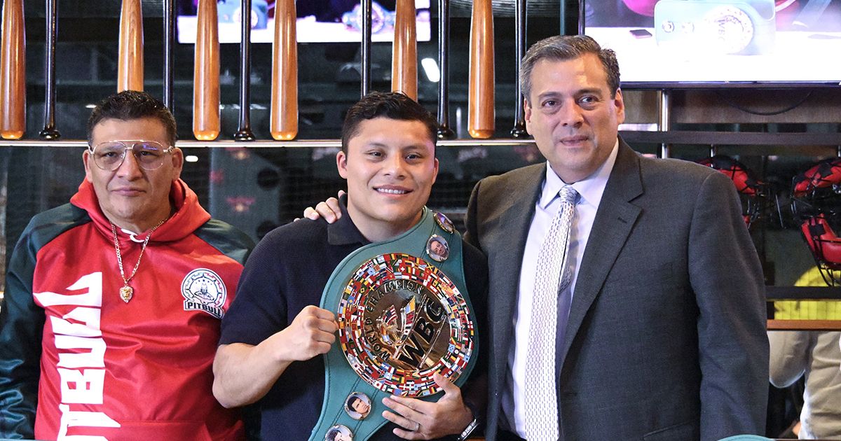 ‘Pitbull’ Cruz recibe cinturón de campeón del WBC y se dice listo para unificar ante Subriel ...