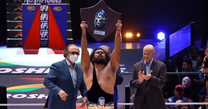 Bárbaro Cavernario volvió histórico lo inesperado y ganó la Leyenda Azul